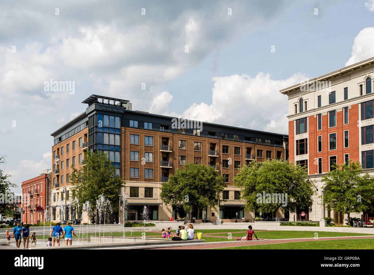 Ellis Square Park in Savannah Georgia Stock Photo - Alamy
