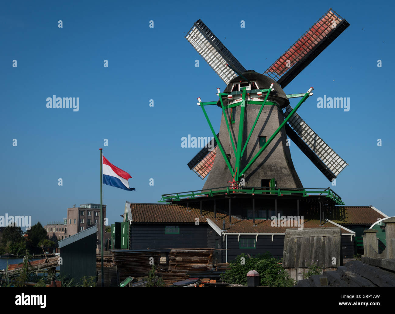 Cutting timber hi-res stock photography and images - Alamy