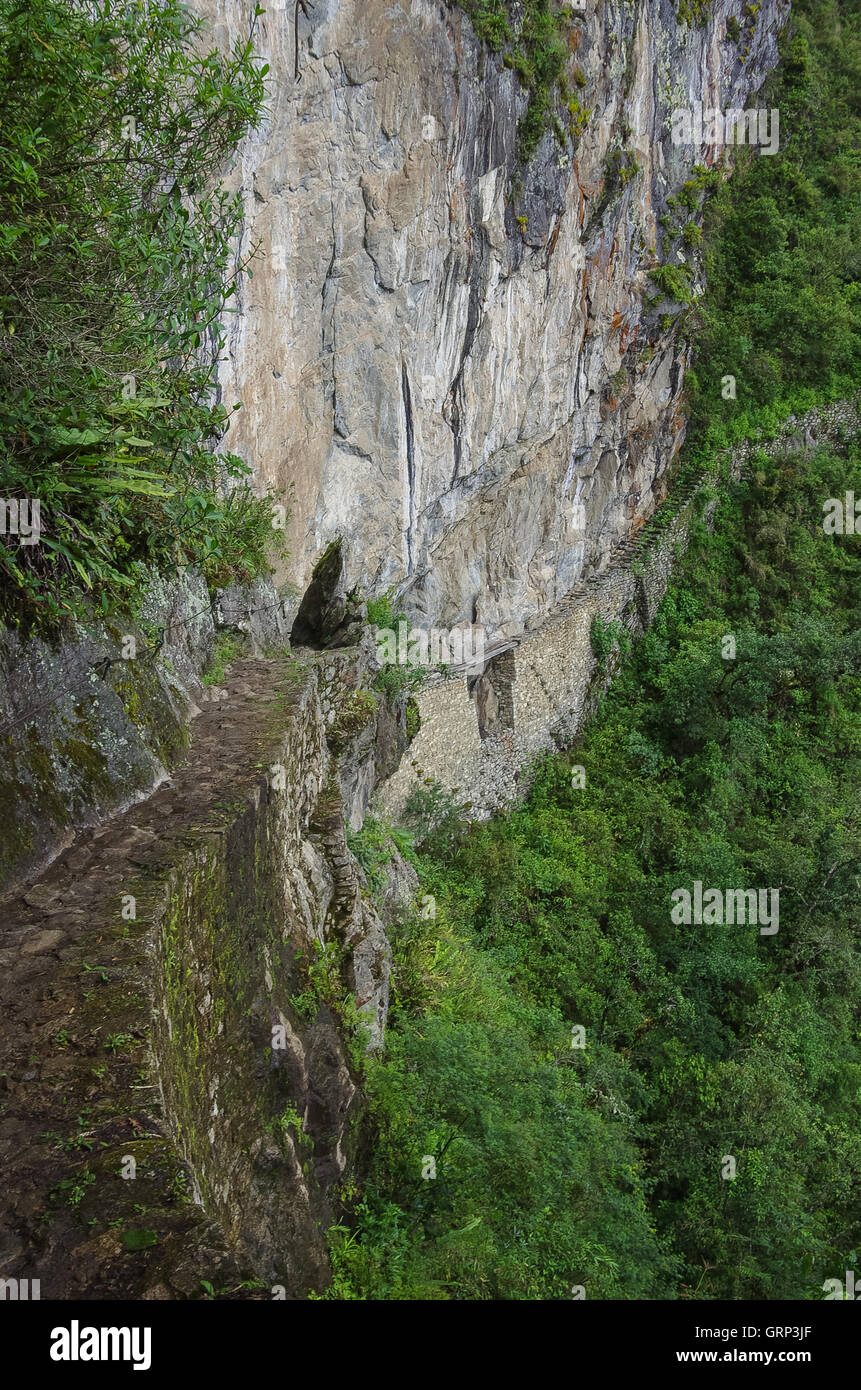 Inca bridge macchu picchu hi-res stock photography and images - Alamy