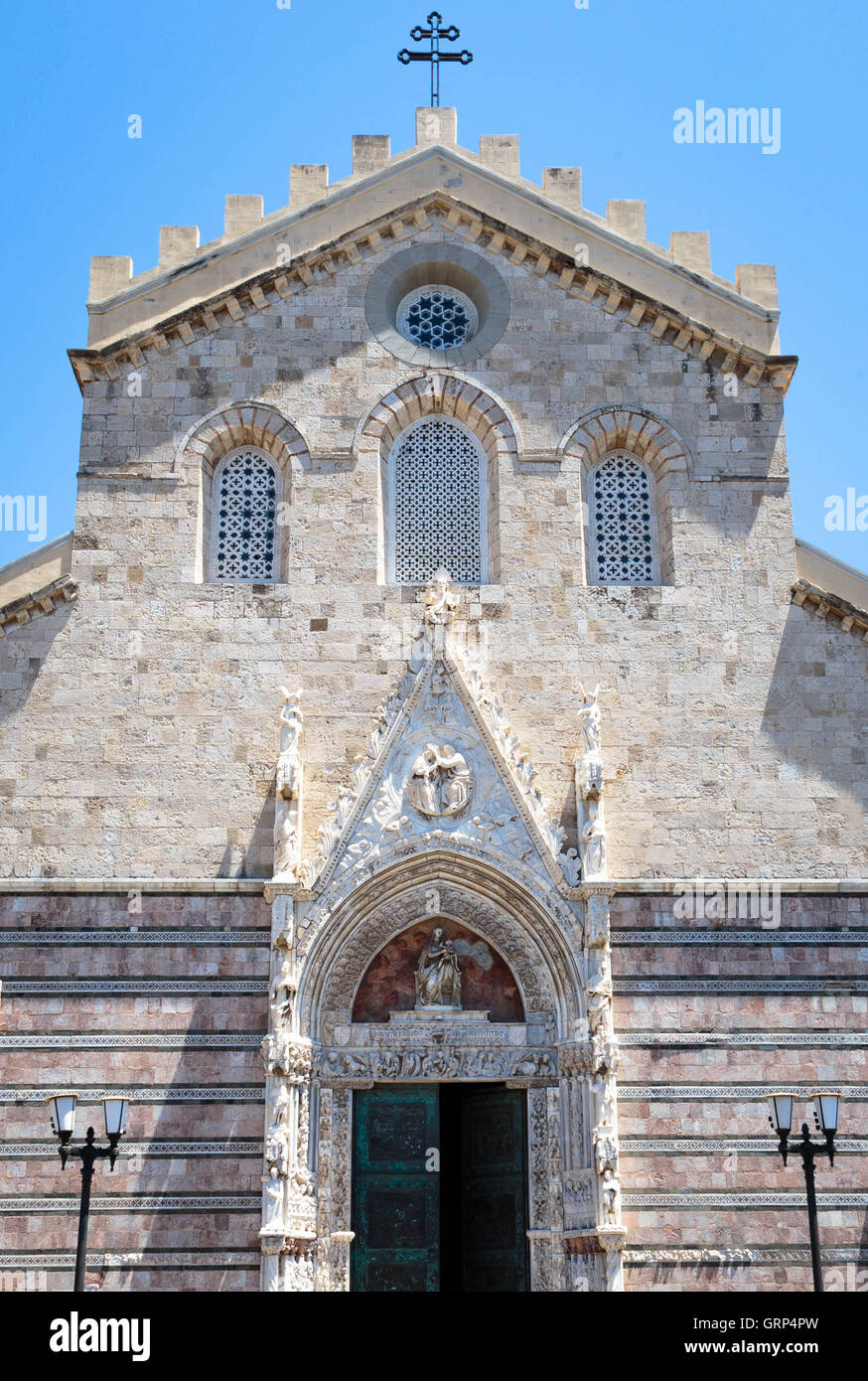 Messina Cathedral door. in Messina, Italy Stock Photo - Alamy