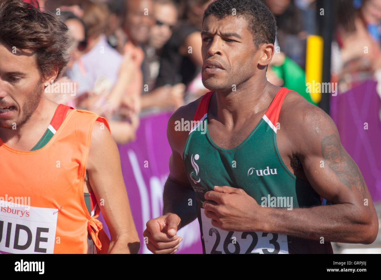 London 2012 paralympics marathon. Jorge Pina and guide Stock Photo - Alamy