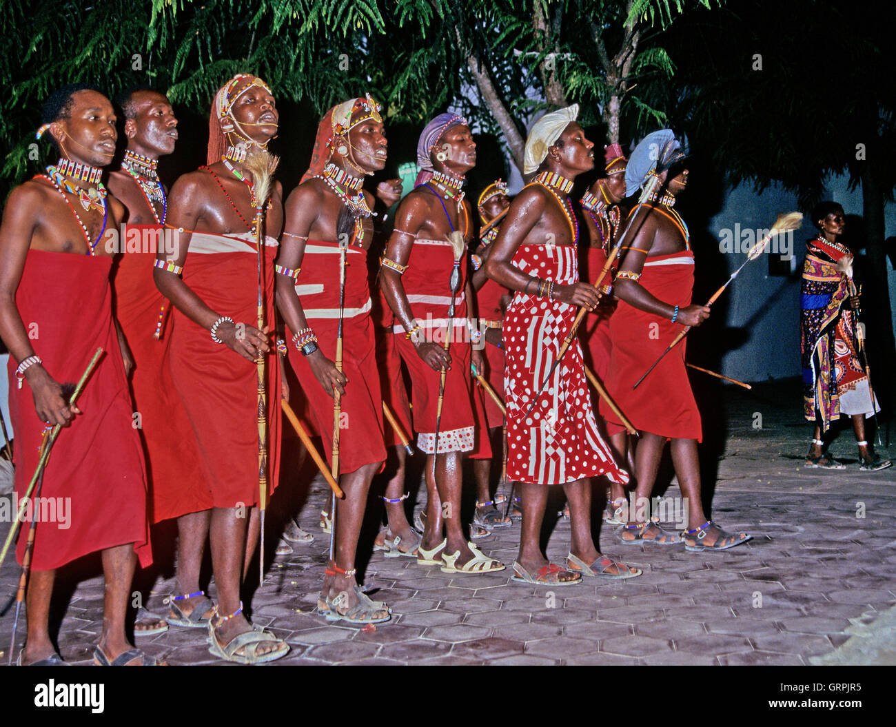 Kenyan traditional dancers hi-res stock photography and images - Alamy