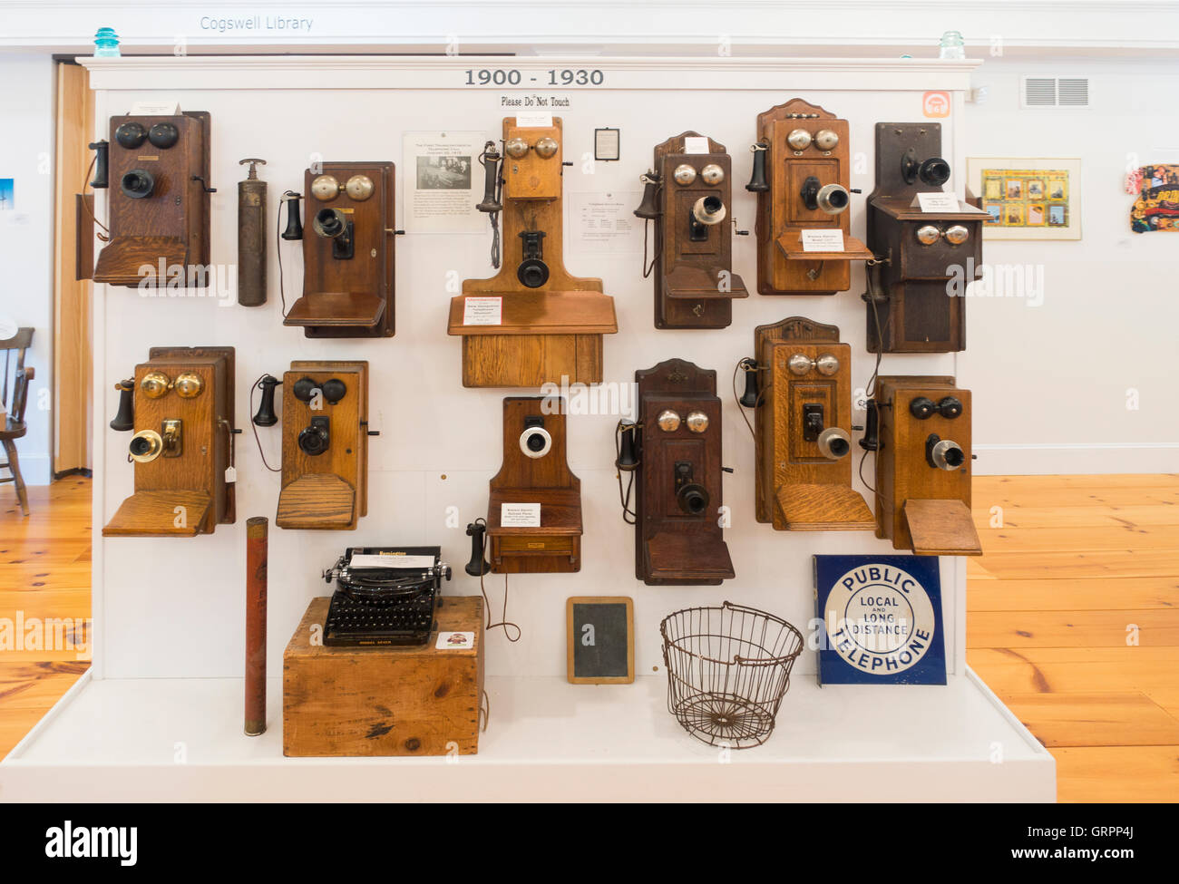 Old telephone 1900 hi-res stock photography and images - Alamy