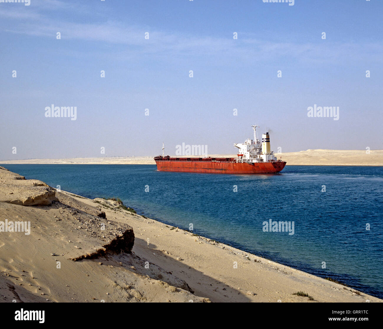 Suez canal tanker hi-res stock photography and images - Alamy