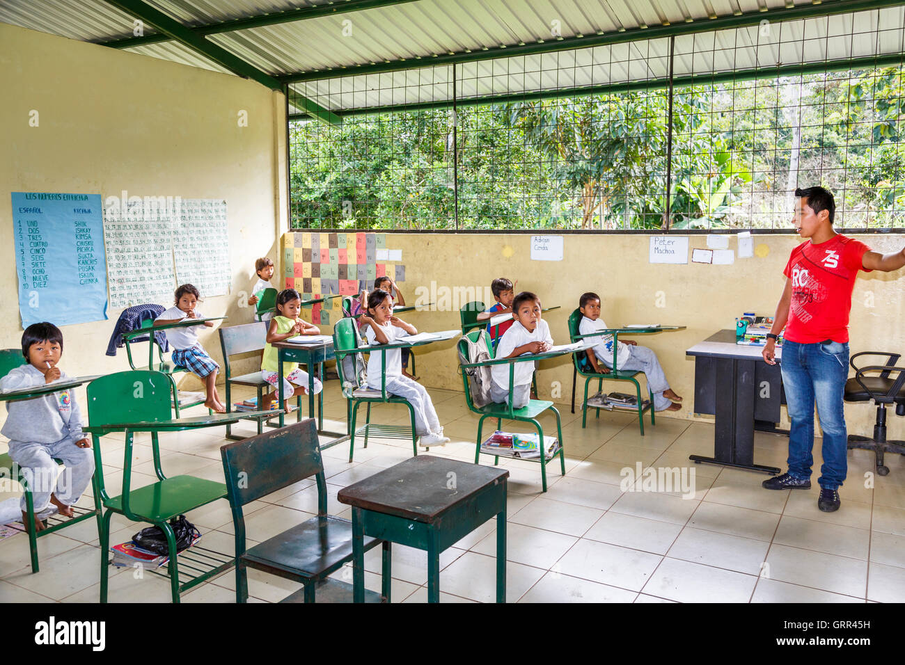Teacher and pupils ecuador hi-res stock photography and images - Alamy