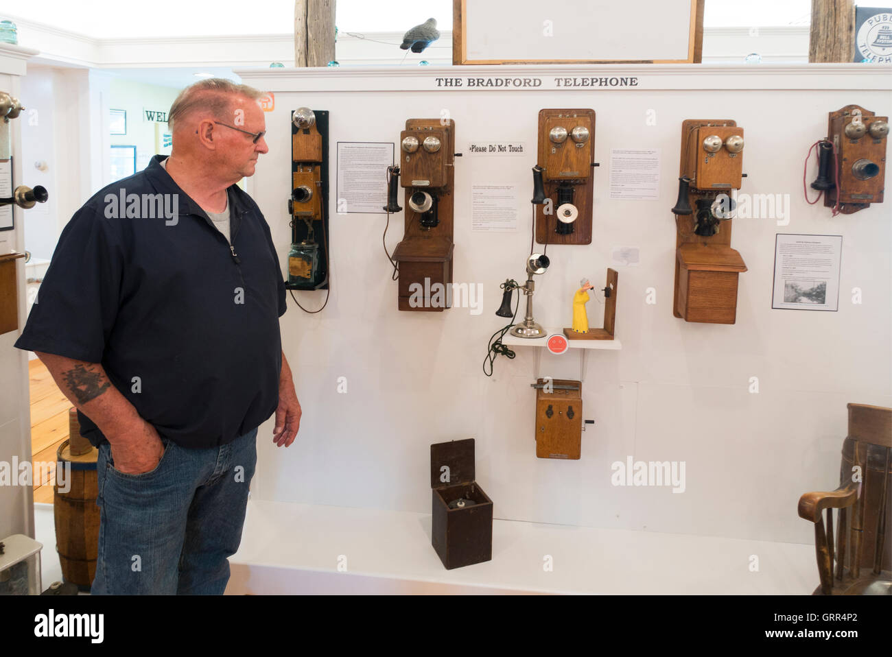 Antique telephone 1900 hi-res stock photography and images - Alamy