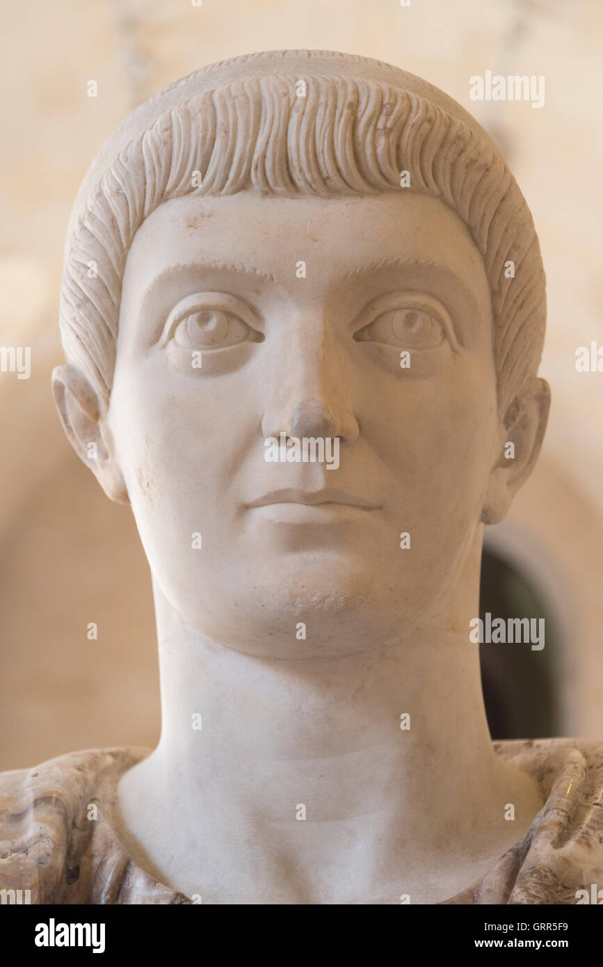 L'Empereur Constant 1er / Emperor Constant 1st marble statue The Louvre ...