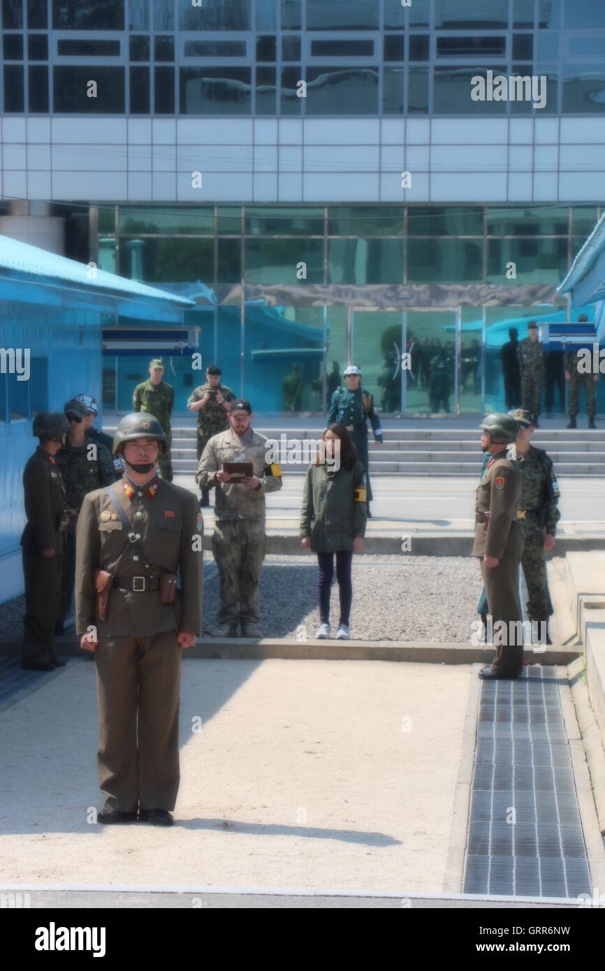 Dmz north korea south hi-res stock photography and images - Alamy