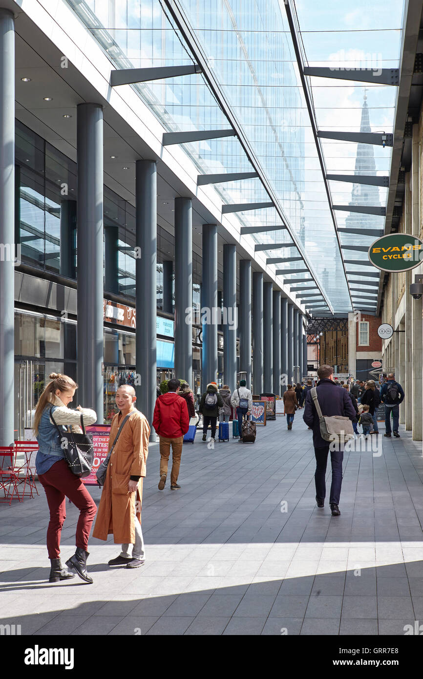 People shopping around the market. Spitalfields Market, London, United ...