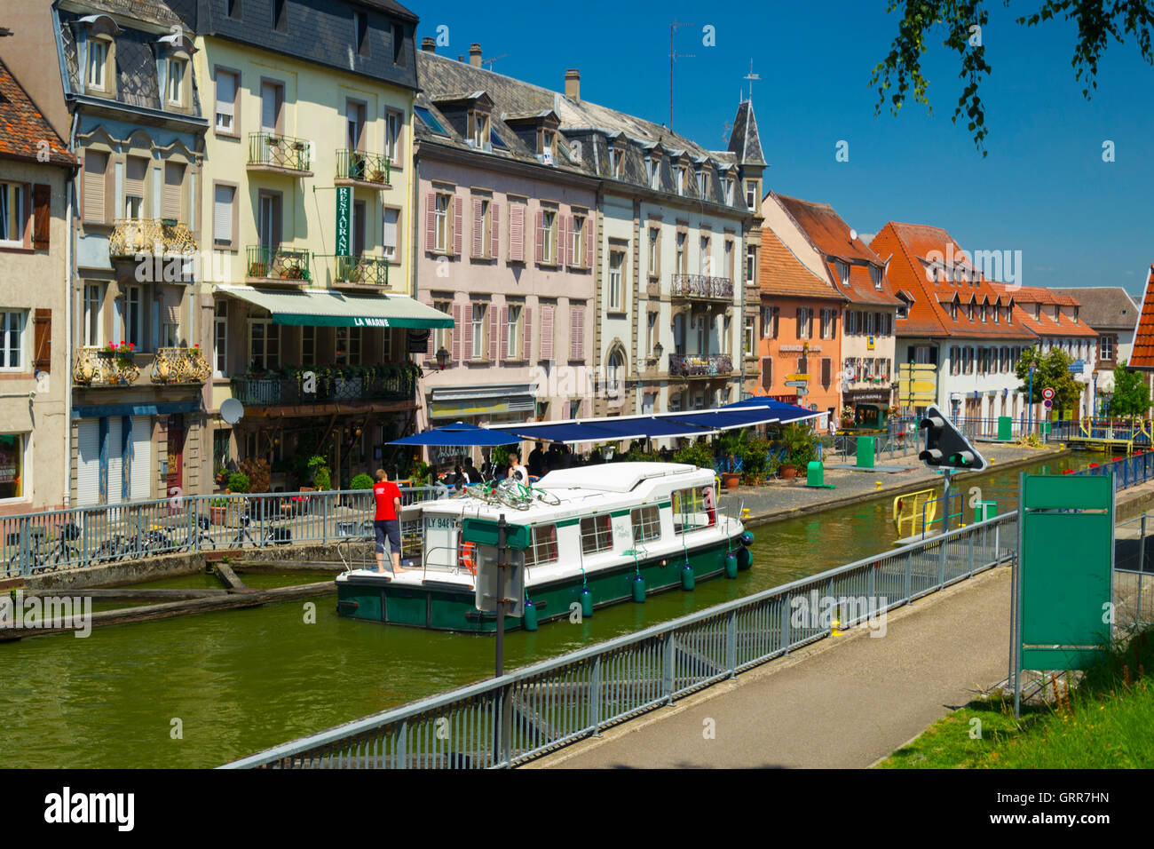 France, Bas Rhin (67), Saverne town, lock in downtown of canal from La ...