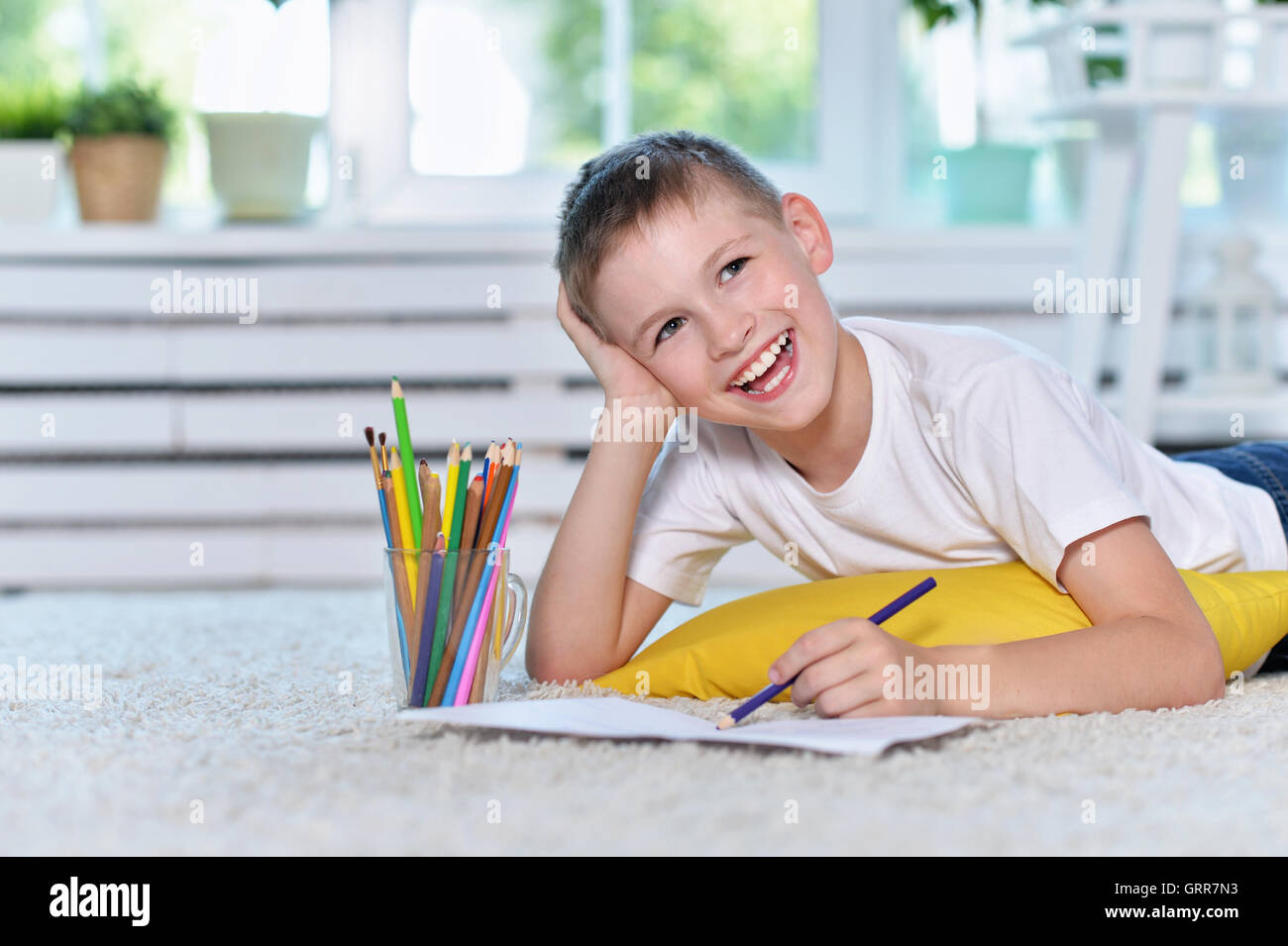 cute little boy drawing Stock Photo - Alamy