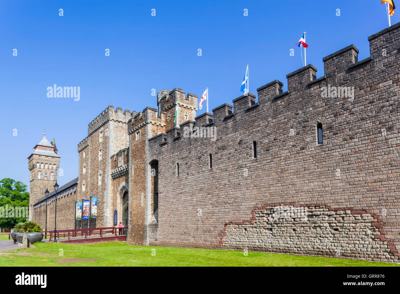 Wales, Cardiff, Cardiff Castle Stock Photo - Alamy
