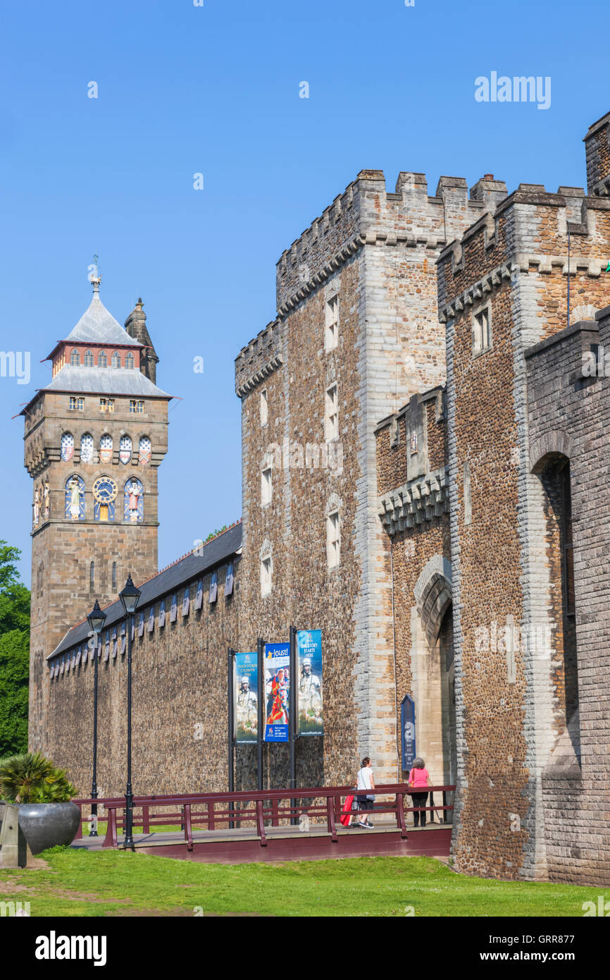 Wales, Cardiff, Cardiff Castle Stock Photo - Alamy
