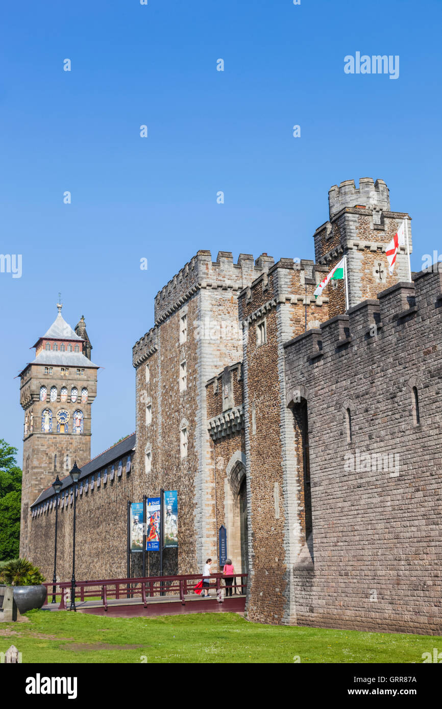 Wales, Cardiff, Cardiff Castle Stock Photo - Alamy