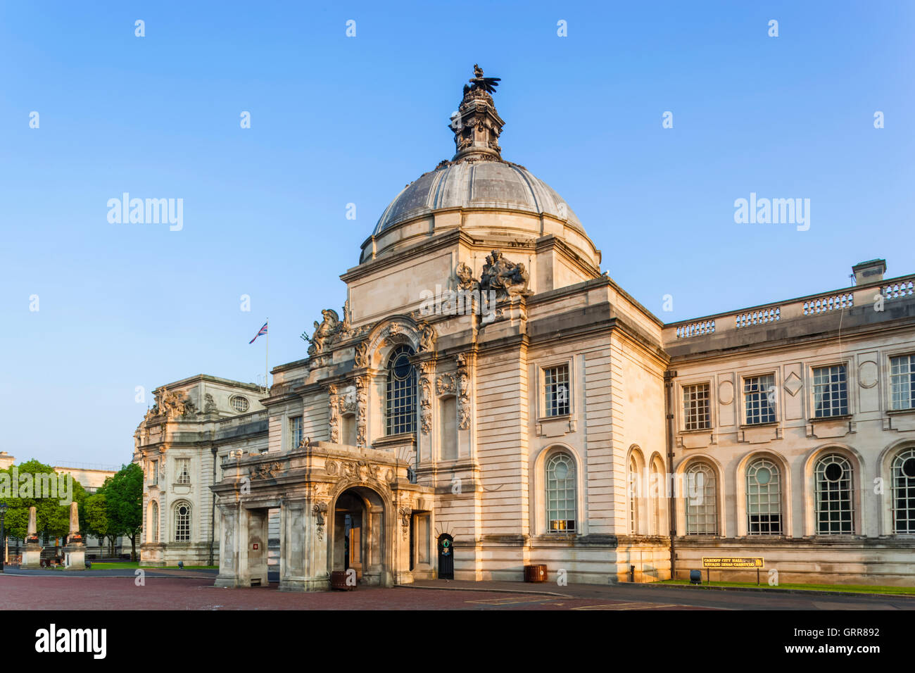 Wales, Cardiff, City Hall Stock Photo - Alamy
