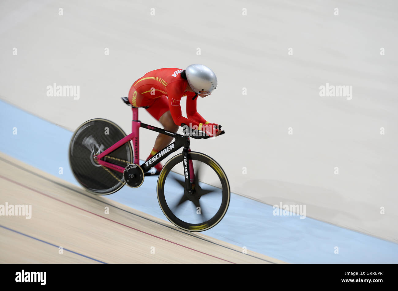 China's Zeng Sini competes in the Women's C1-2-3 3000m Individual ...