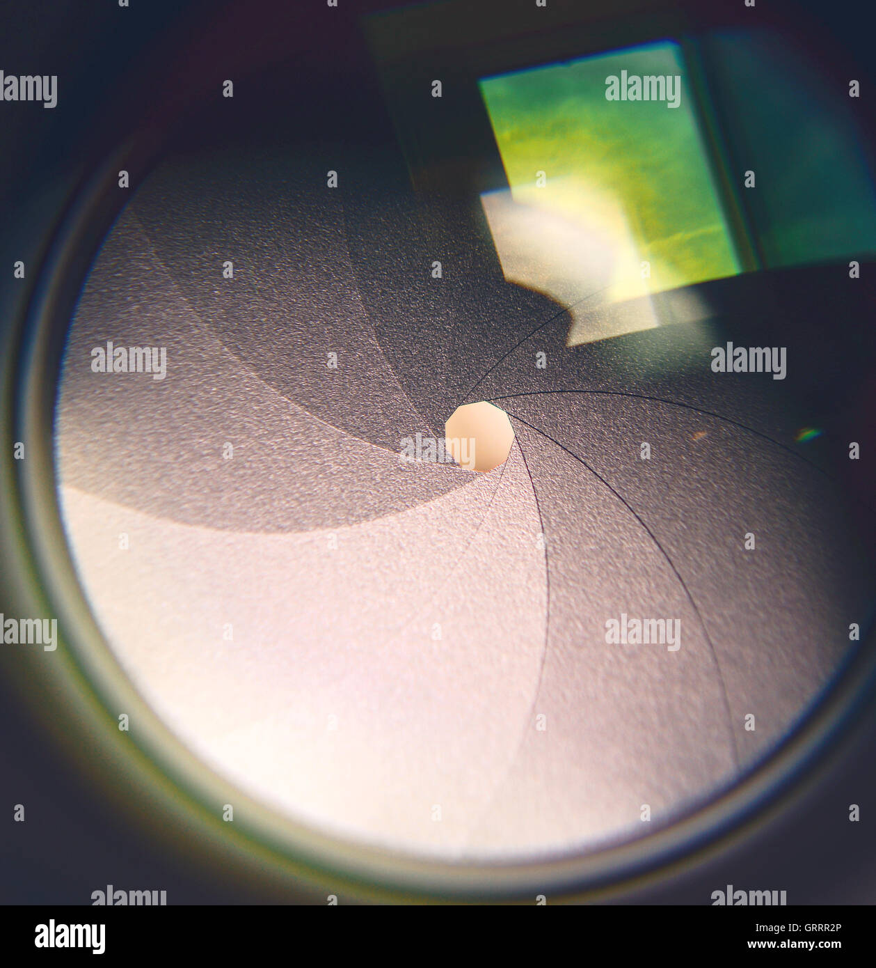Old aperture exposure diaphragm hi-res stock photography and images - Alamy