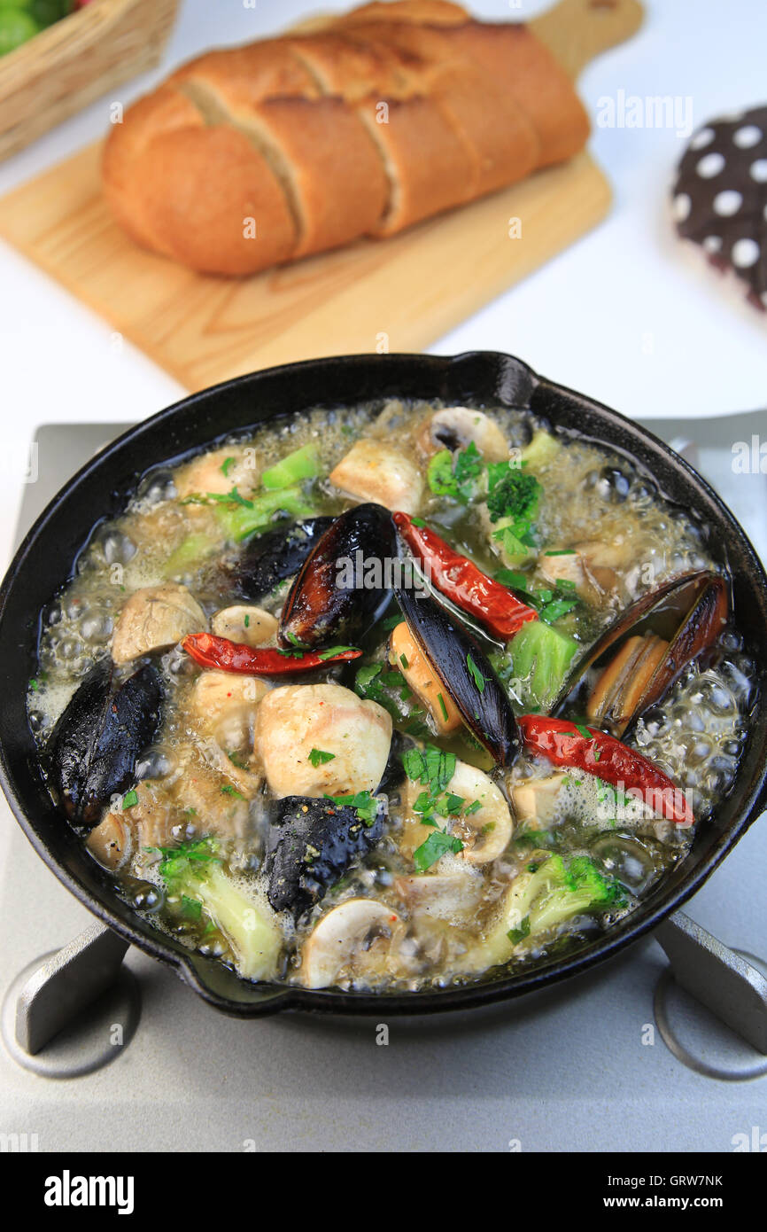 Ajillo hi-res stock photography and images - Alamy