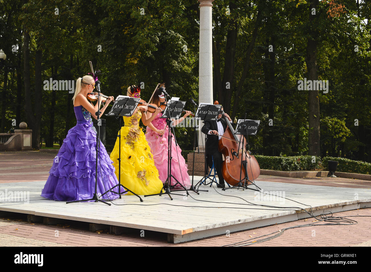 Classical concert outdoor orchestra hi-res stock photography and images ...