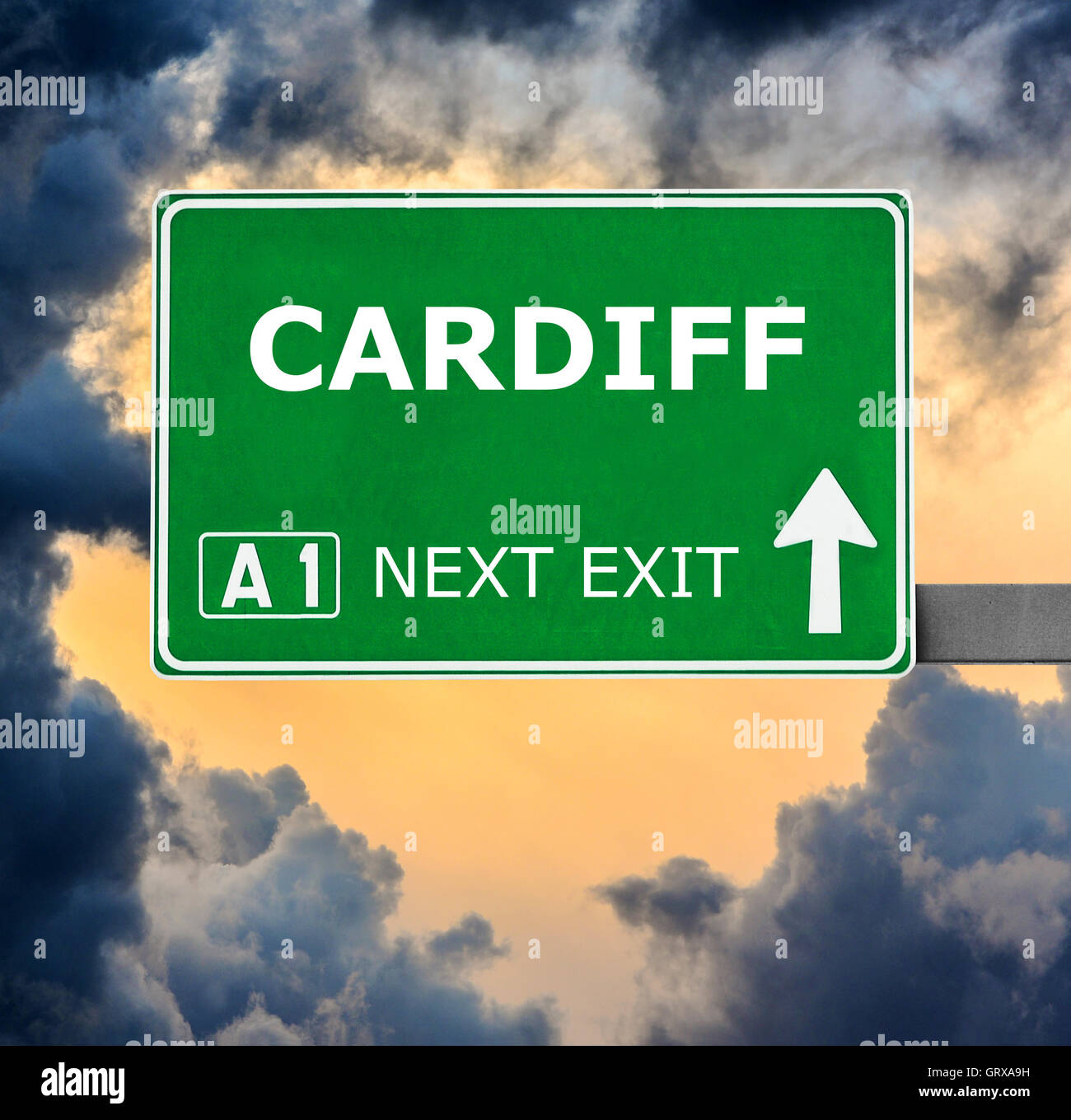 Cardiff road sign hi-res stock photography and images - Alamy