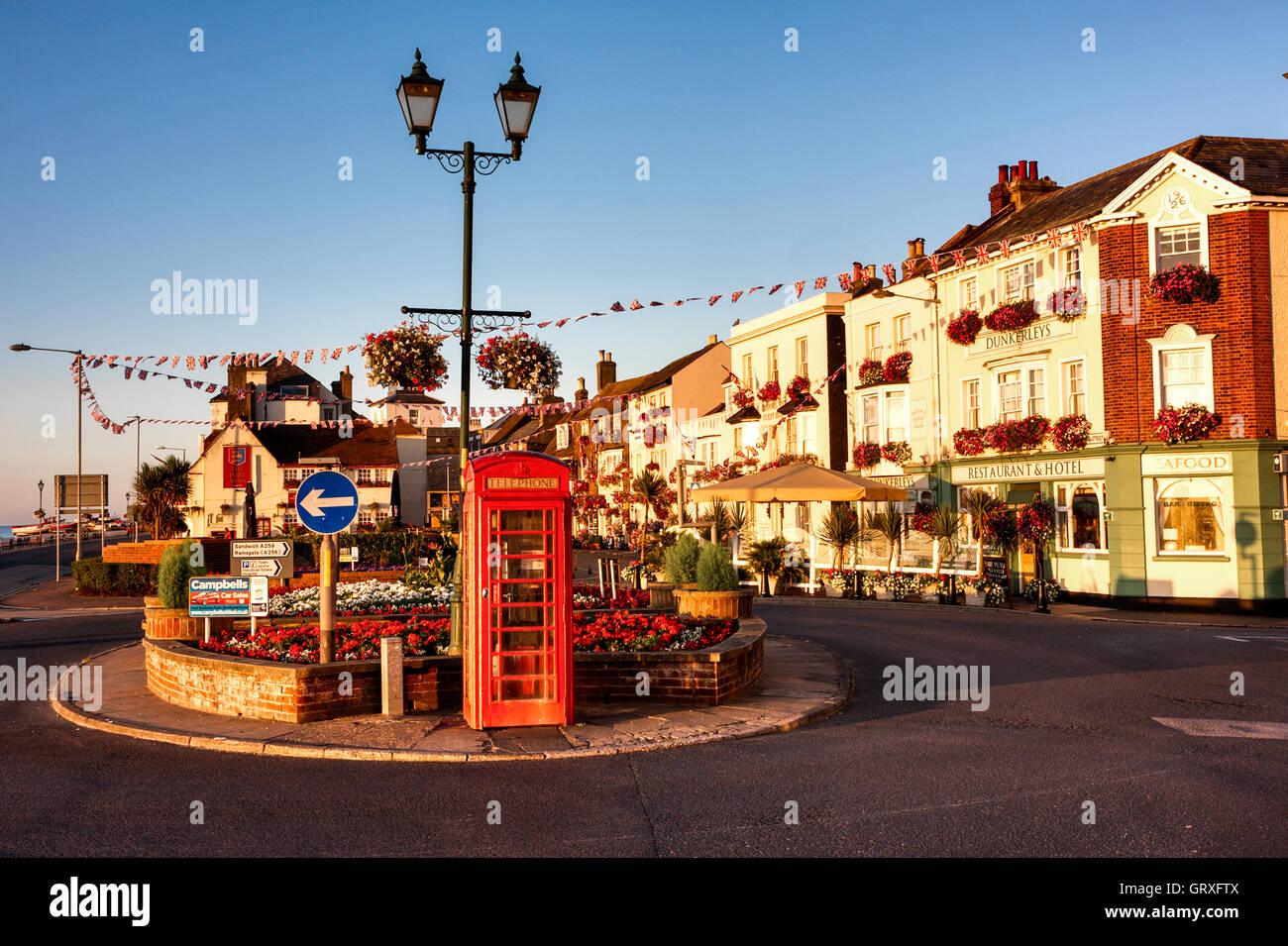 Box roundabout hi-res stock photography and images - Alamy