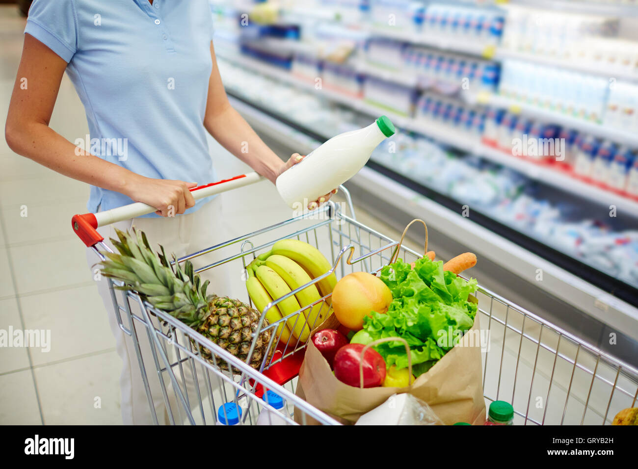 Buying food in supermarket Stock Photo - Alamy