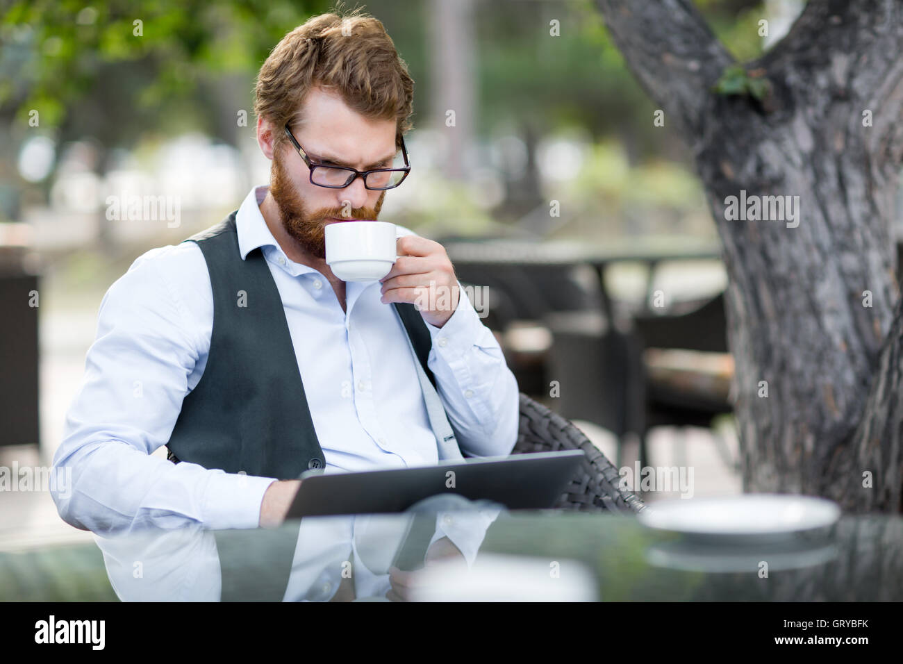 Networking at coffee break Stock Photo - Alamy