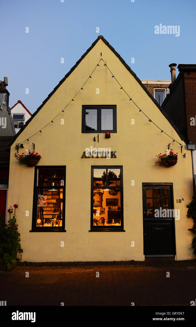 A beautiful old house in the old town of Delft Stock Photo - Alamy