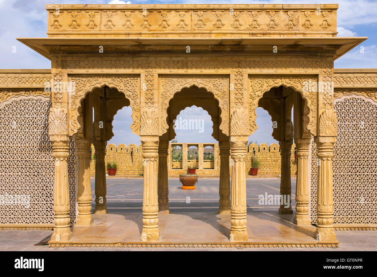 Traditional indian column arc entrance Stock Photo - Alamy