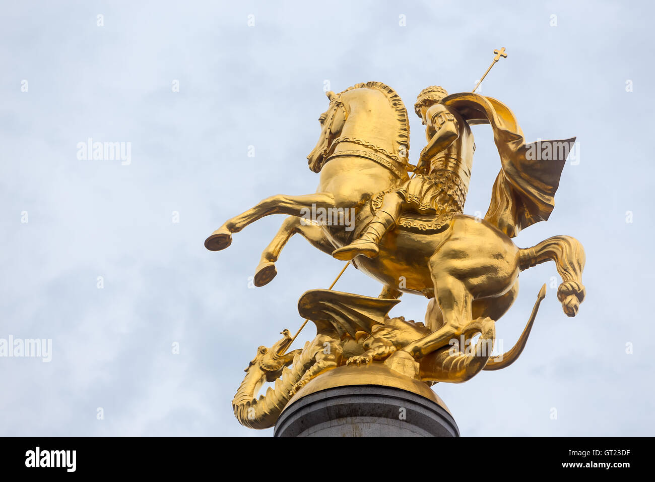 Bronze statue st george dragon hi-res stock photography and images - Alamy