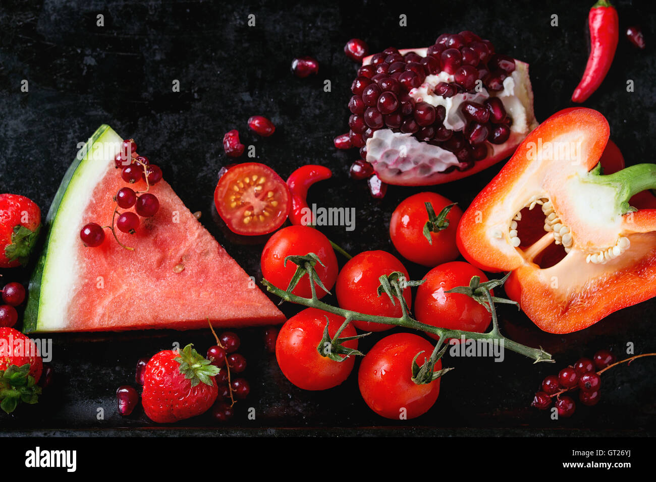 Red fruits and vegetables Stock Photo - Alamy