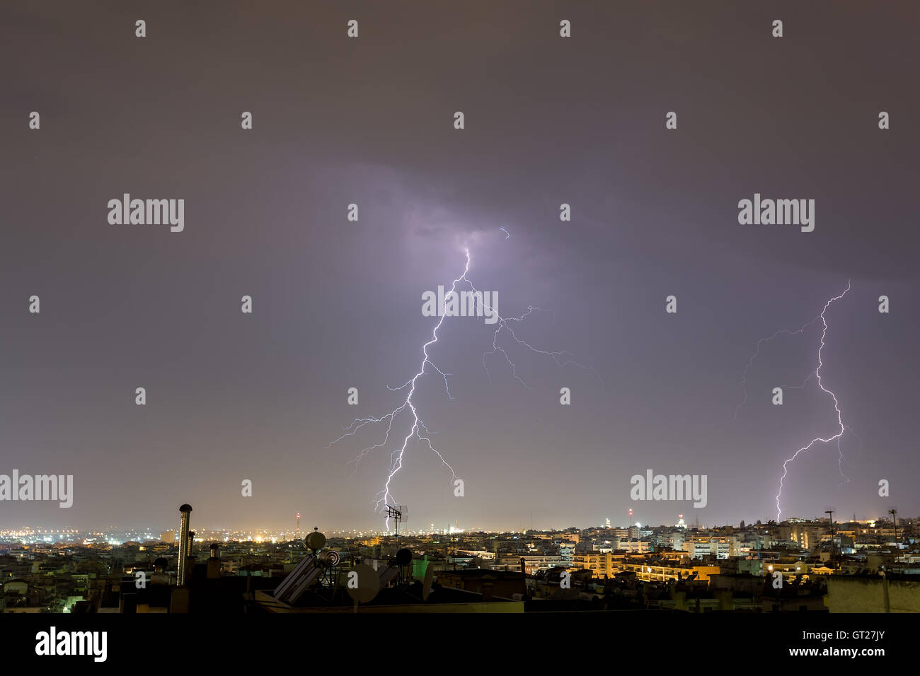 Lightning strikes buildings hi-res stock photography and images - Alamy