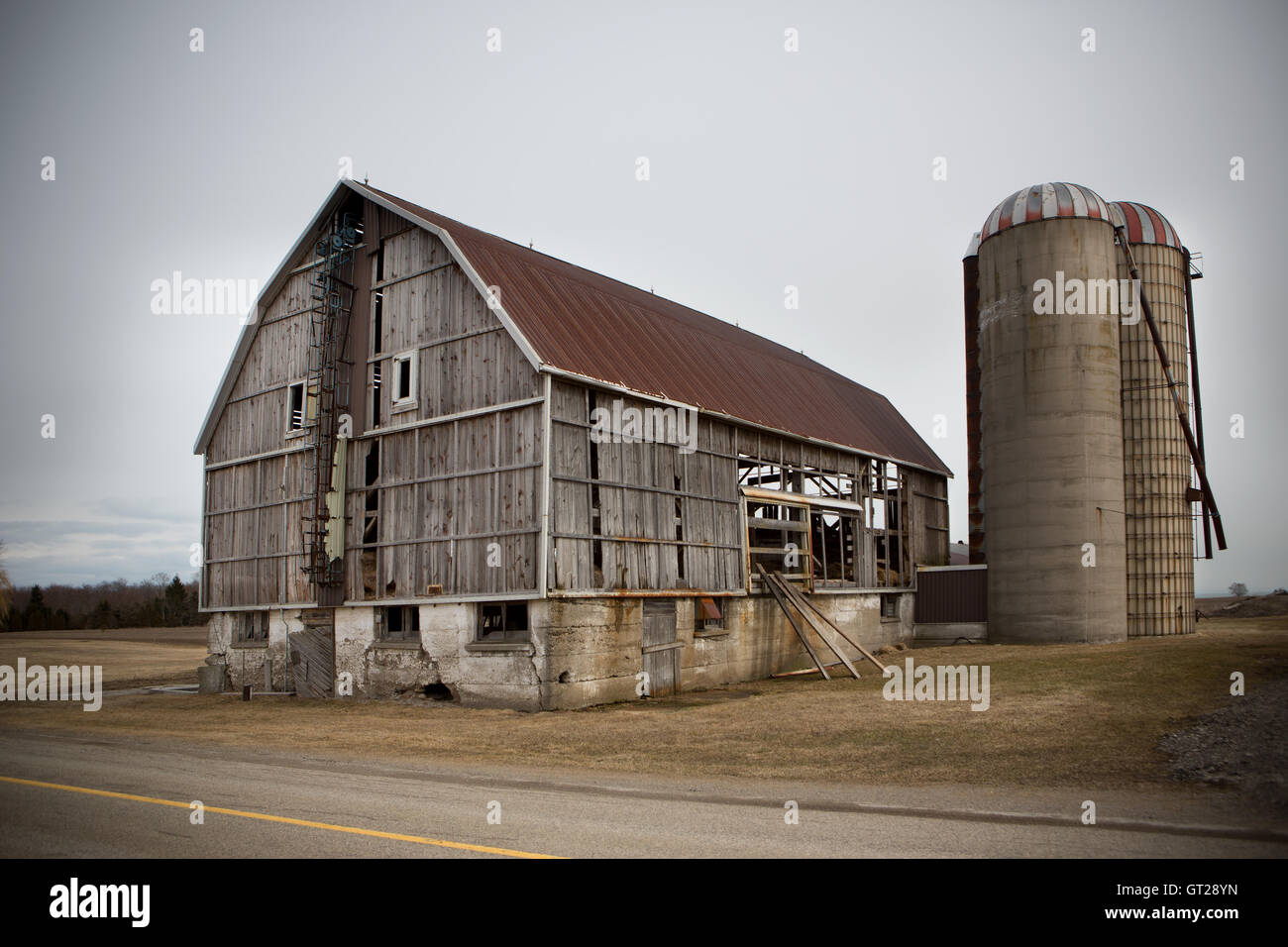 An old wooden barn and silos in Ontario, Canada Stock Photo - Alamy
