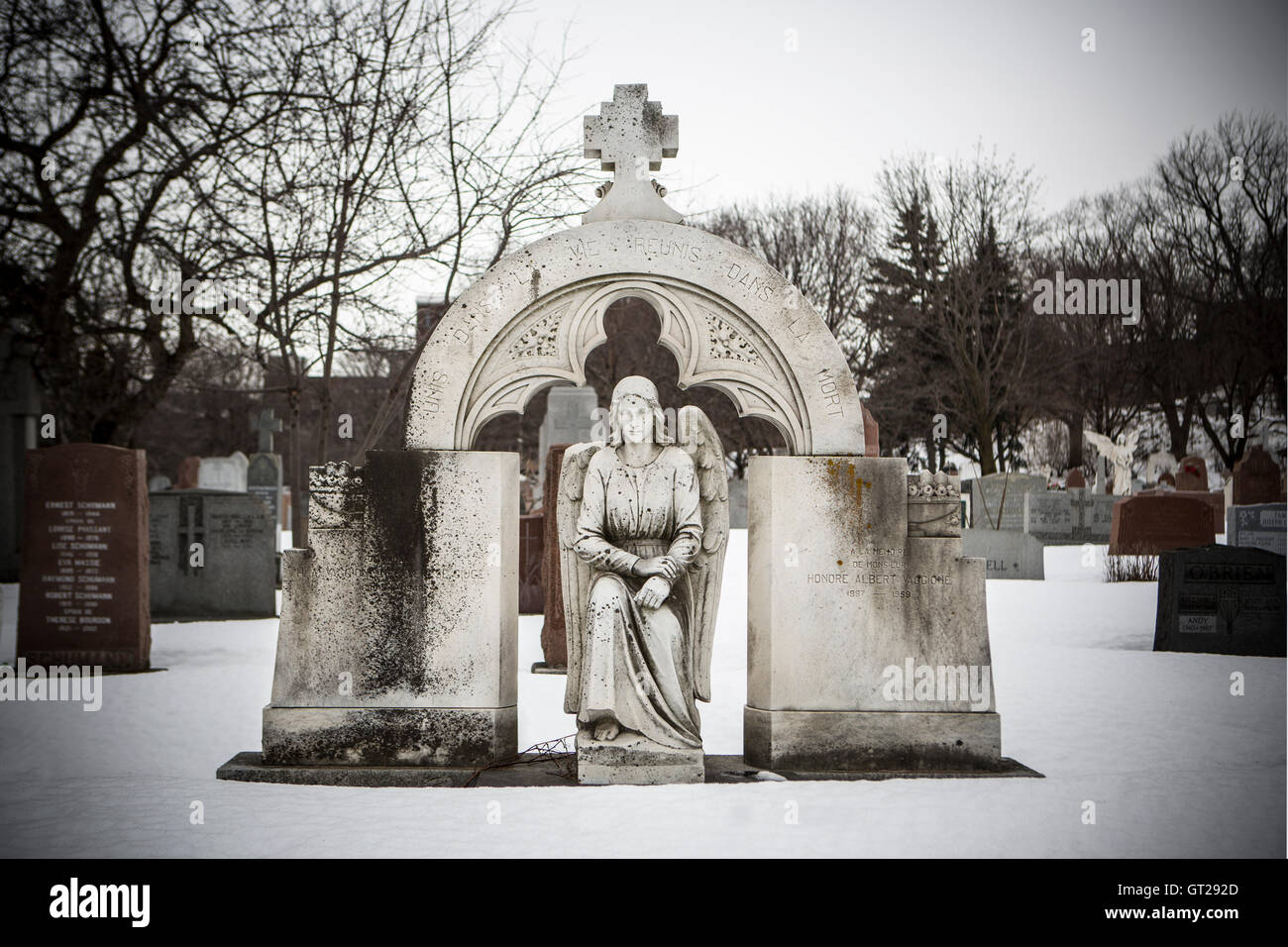 Notre dame des neiges, montreal hi-res stock photography and images - Alamy