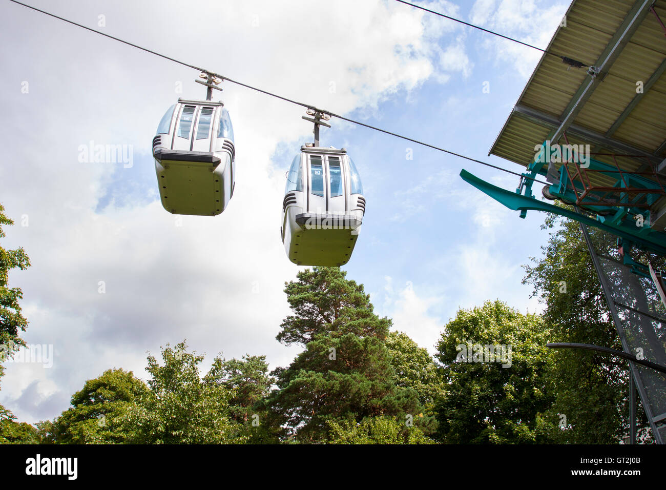 Cable car wire hi-res stock photography and images - Alamy