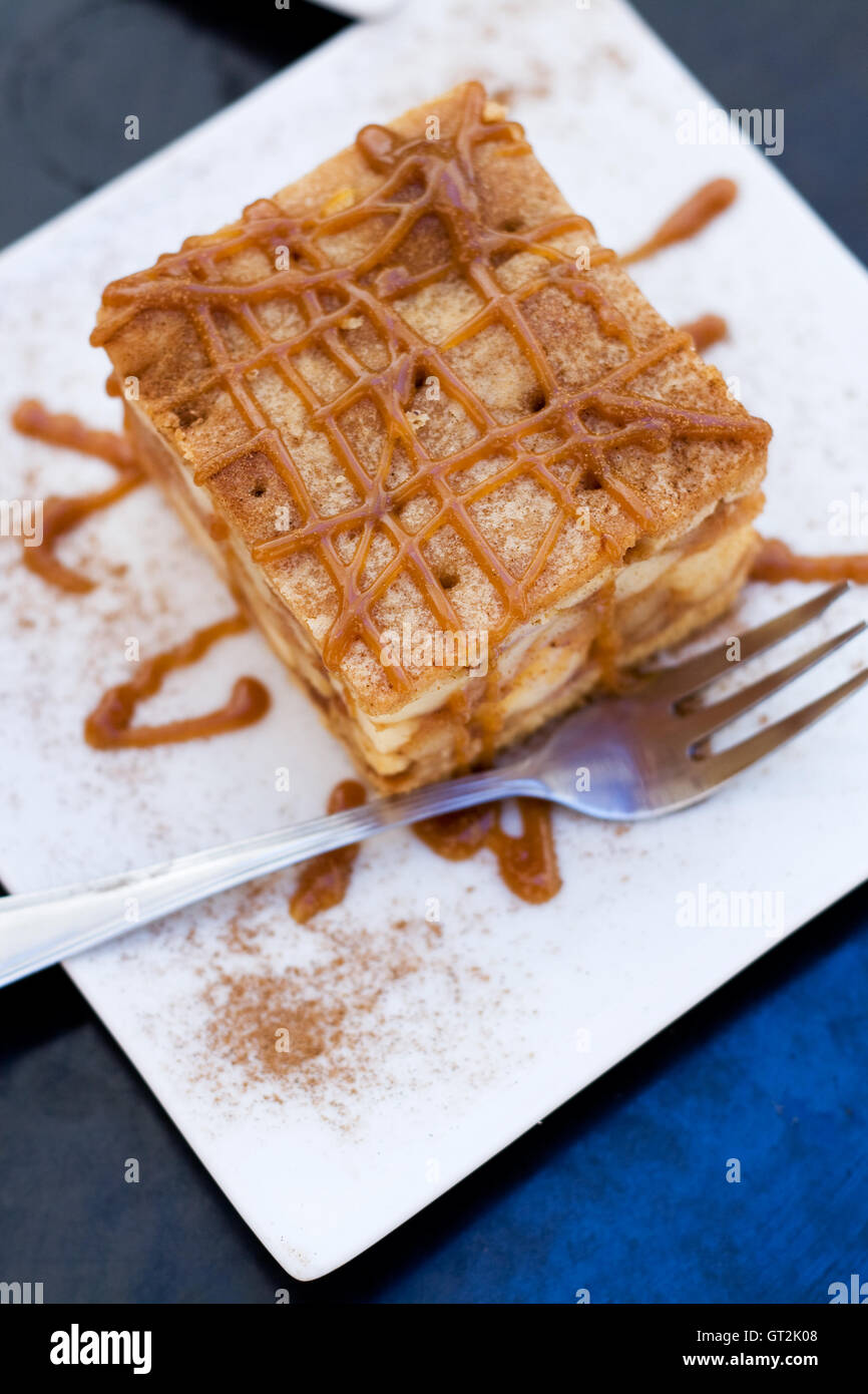 Apple pie with apples and cinnamon and condensed milk Stock Photo - Alamy