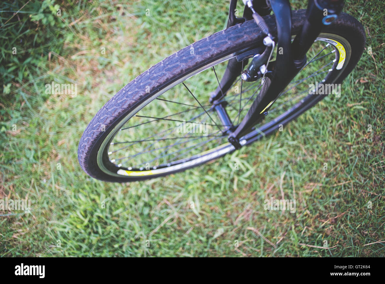 Bike grass hi-res stock photography and images - Alamy