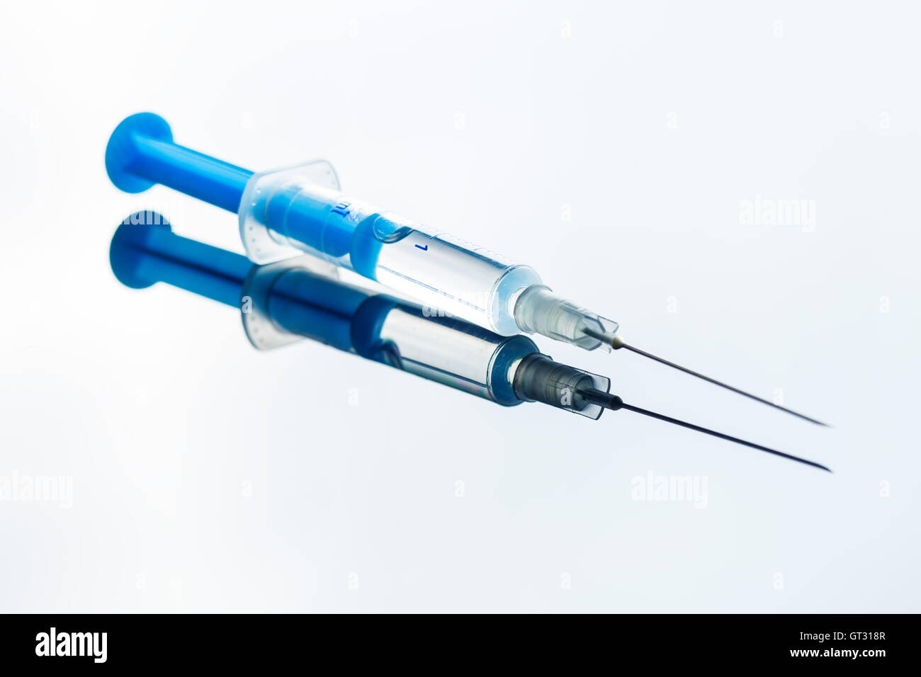 Medical syringe needle vaccine hi-res stock photography and images - Alamy
