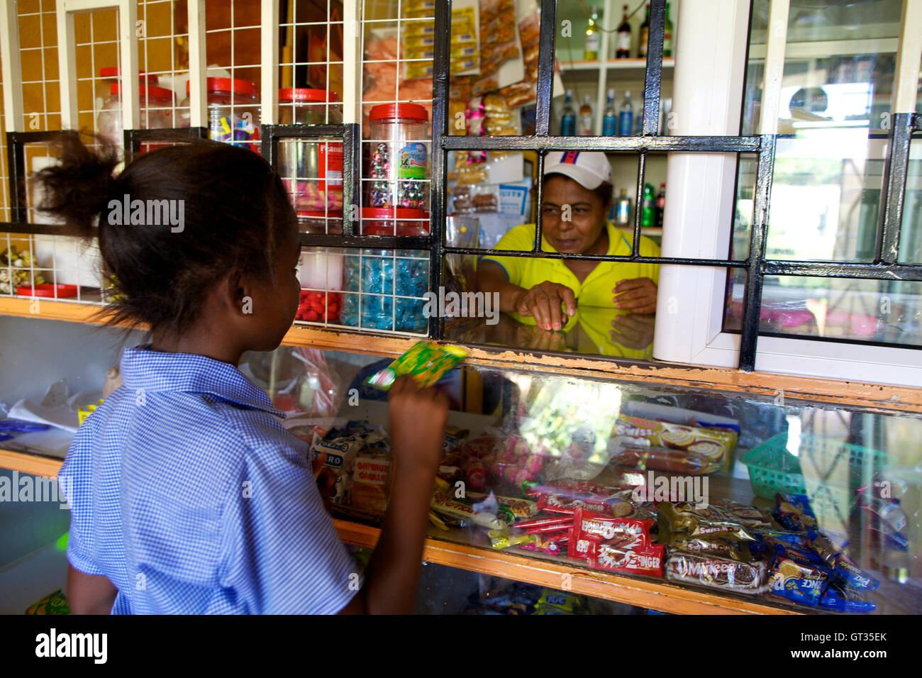 Chagos - 04/04/2012 - Mauritius - At the grocery of Baie du Tombeau ...