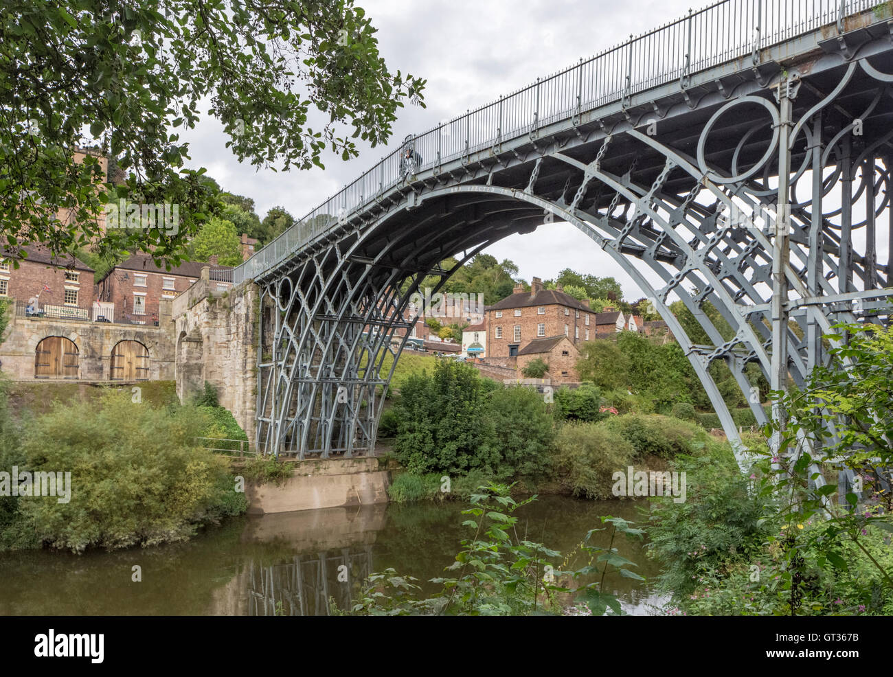 The historic Iron Bridge crosses the River Severn in the Shropshire ...
