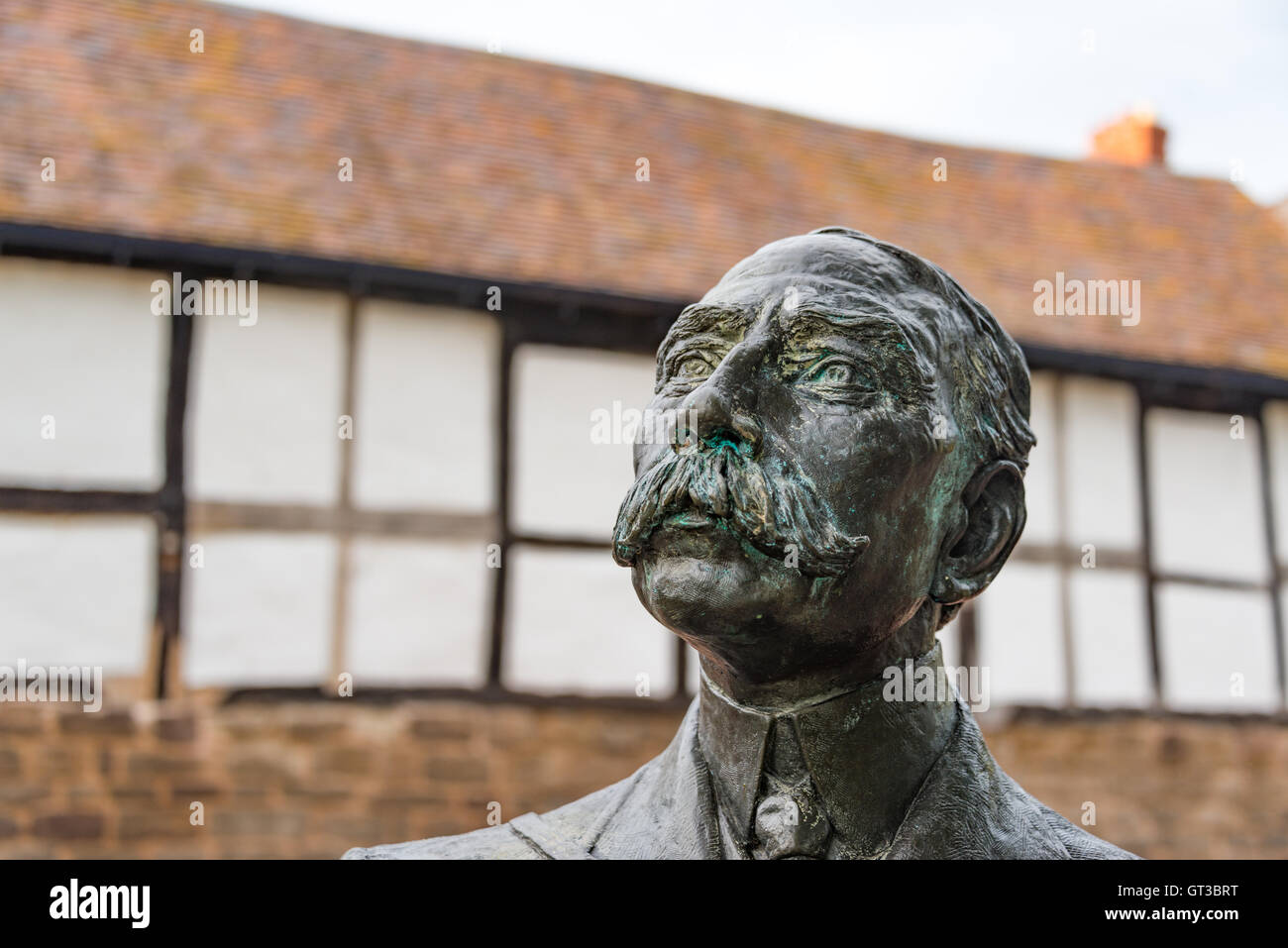 Edward Elgar statue, Hereford, UK Stock Photo - Alamy