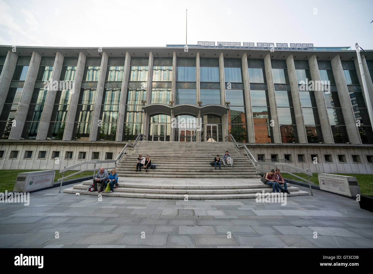 Jury service hi-res stock photography and images - Alamy