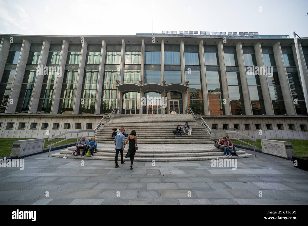 The front entrance of Manchester Crown Court Stock Photo - Alamy