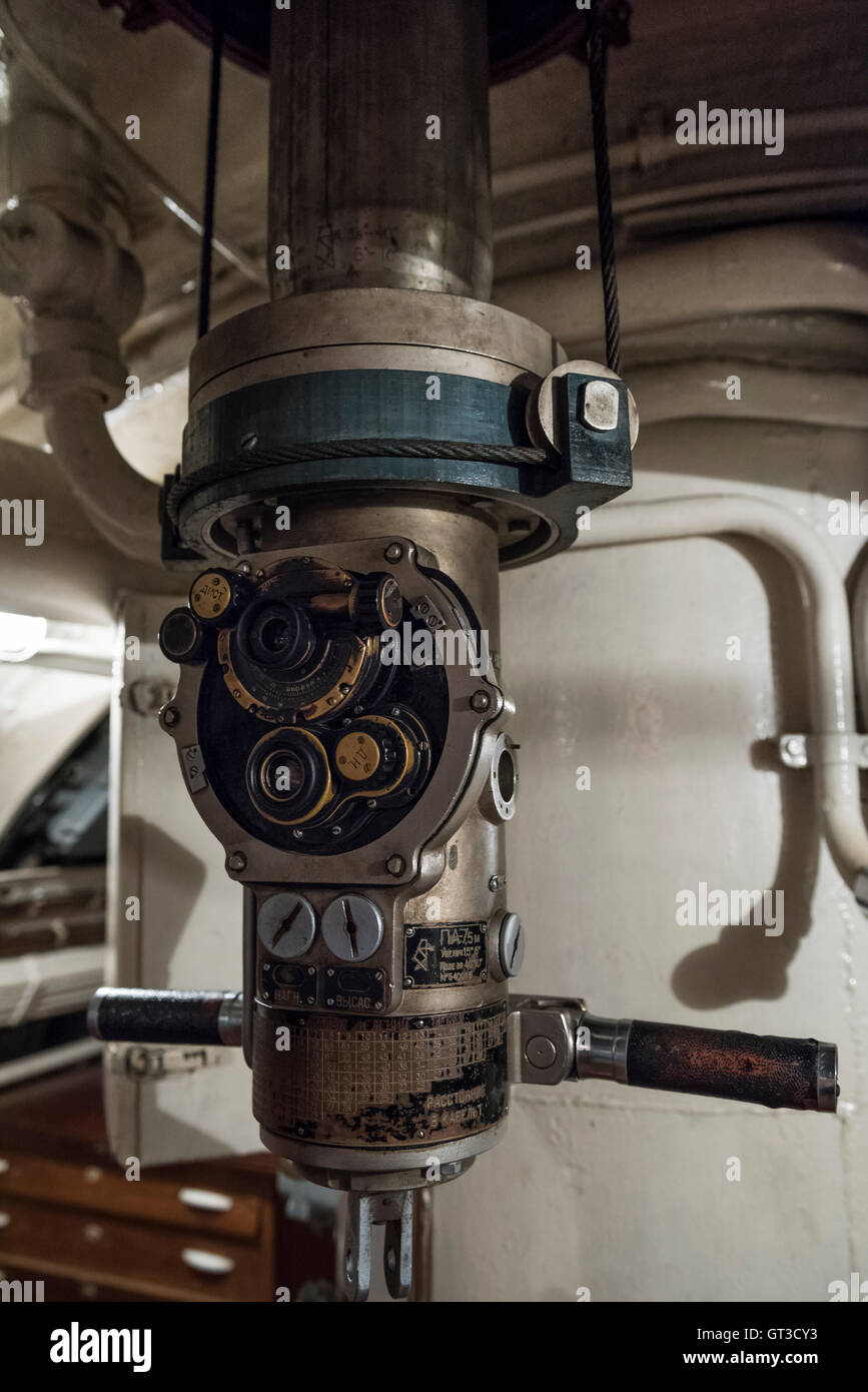 Submarine periscope hi-res stock photography and images - Alamy