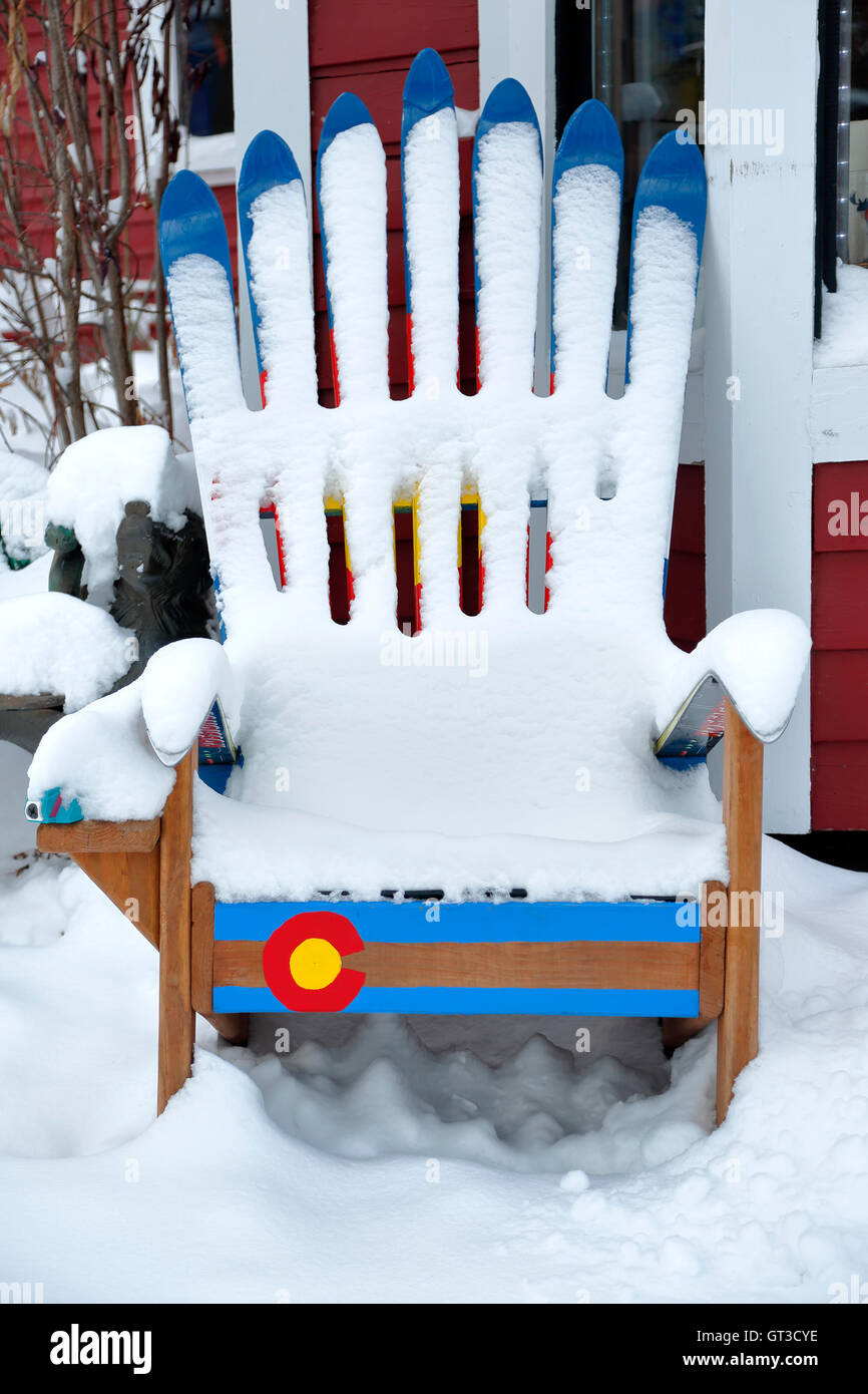 Painted skis hi-res stock photography and images - Alamy