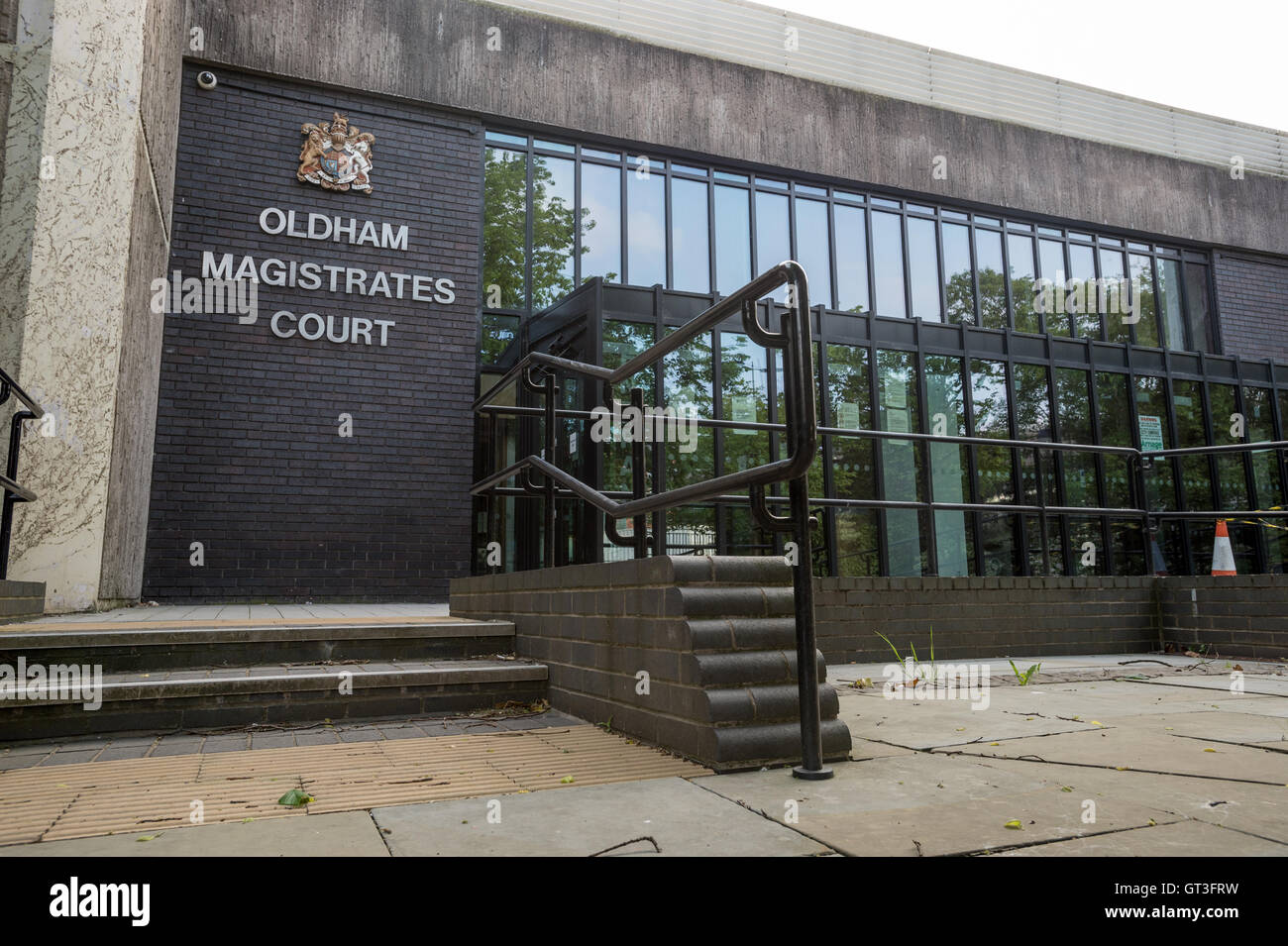 The front entrance of Oldham Magistrates Court Stock Photo - Alamy