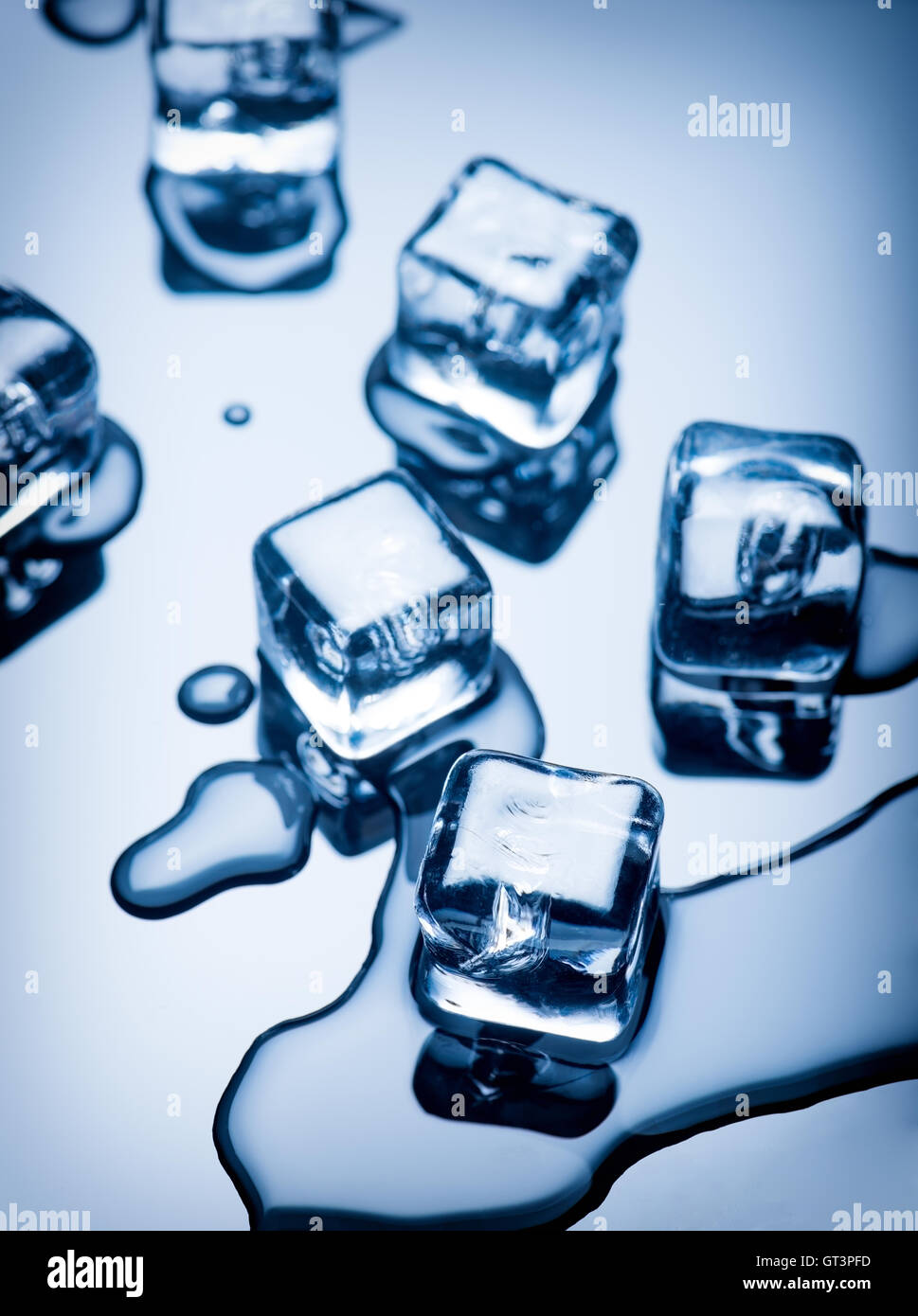 Melted ice cube hi-res stock photography and images - Alamy