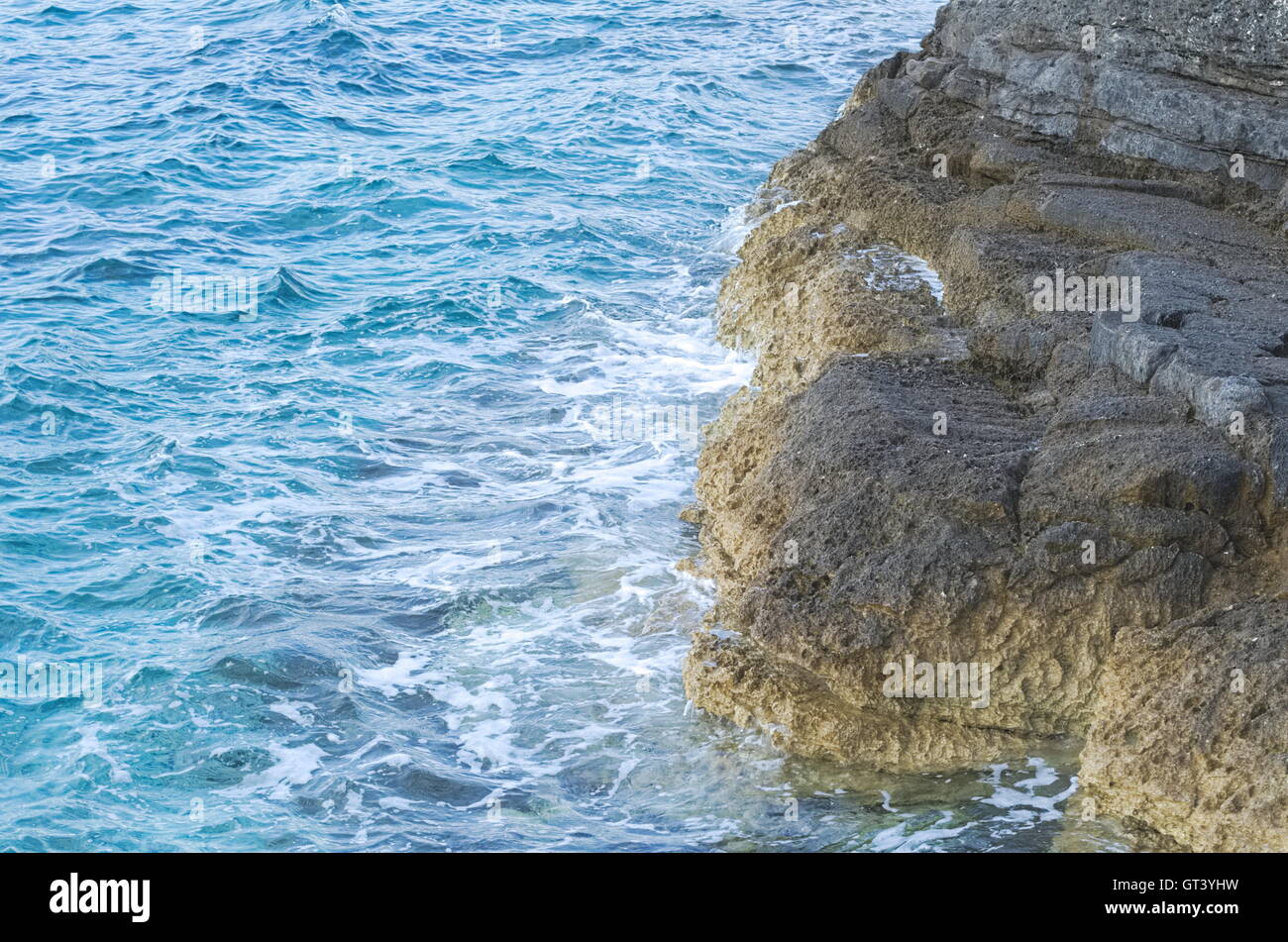 Rocky shore sea foam hi-res stock photography and images - Alamy