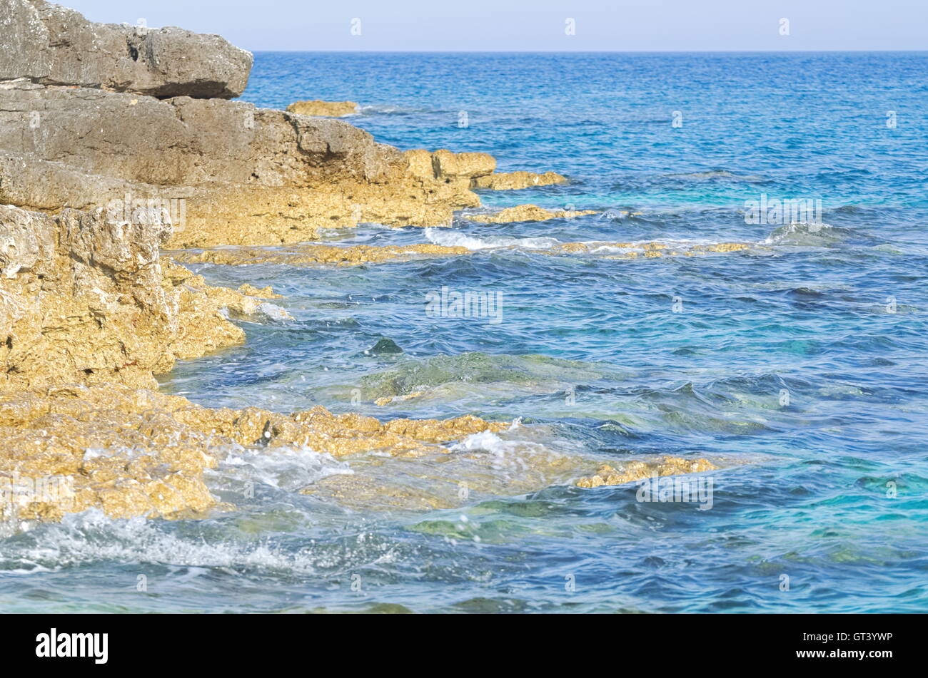 Blue horizon hi-res stock photography and images - Alamy