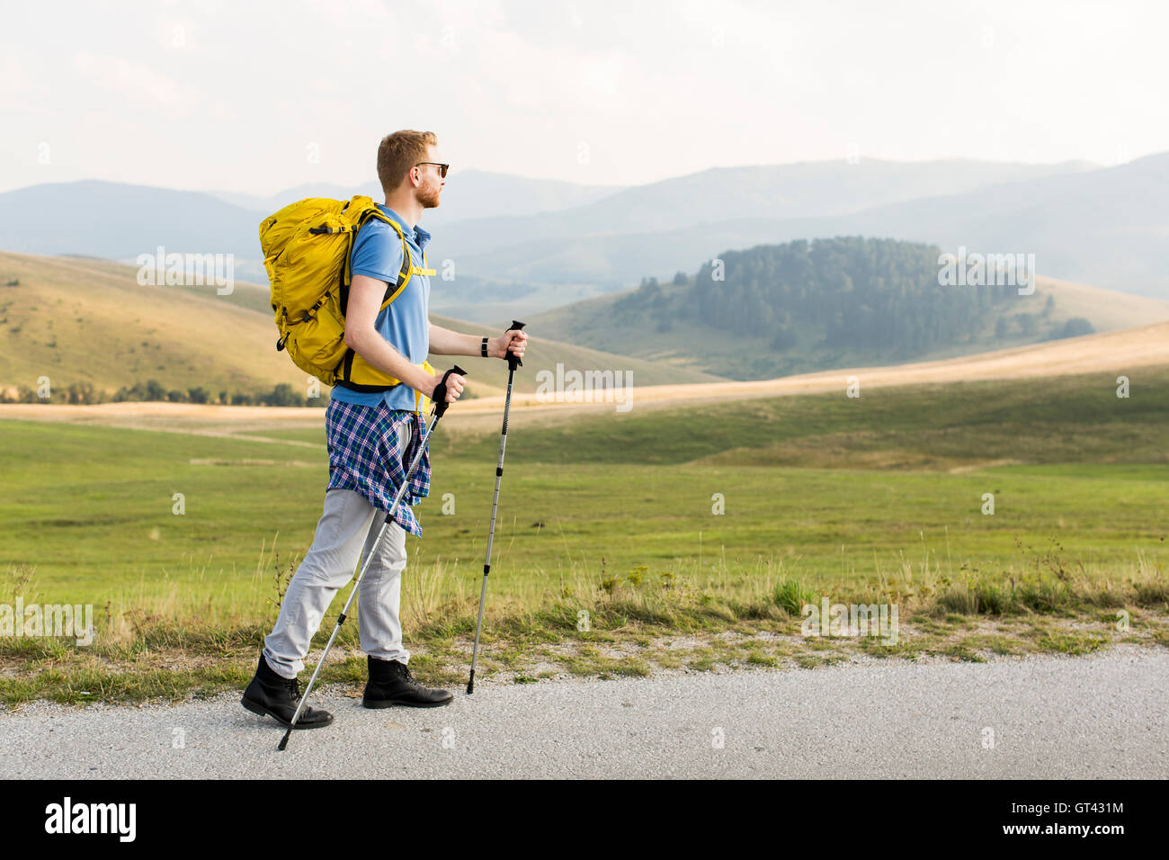 Man hiking hi-res stock photography and images - Alamy